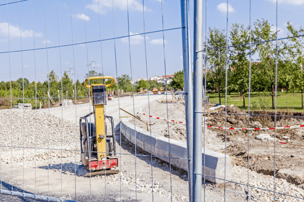 Easy Up Fence for Construction Sites - Mobile Fence Inc