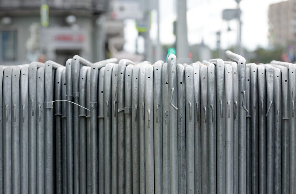 How to Choose the Right Type of Temporary Fencing - Mobile Fence Inc